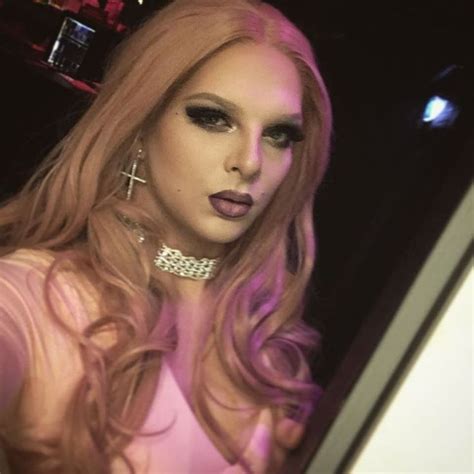 137 Likes 3 Comments Vicky G Vickygoldfinger On Instagram “serving Attitude In Peach