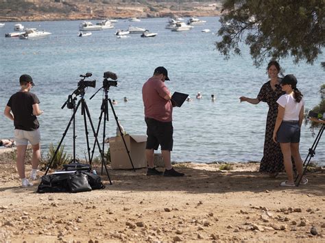 Artist Secrets Episode One Composition With Debbie Bonello — Allura