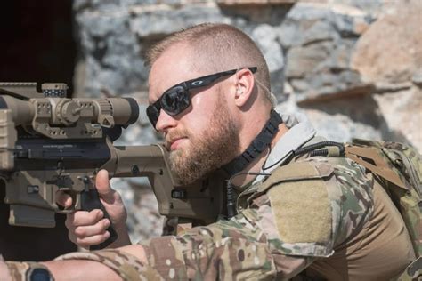 Molar Mic؛ میکروفون پیشرفته ارتش ایالات متحده که از طریق دندان پیام