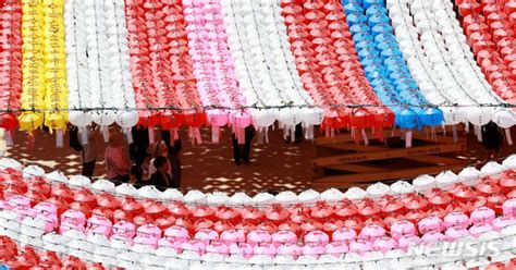 화려한 조계사 연등