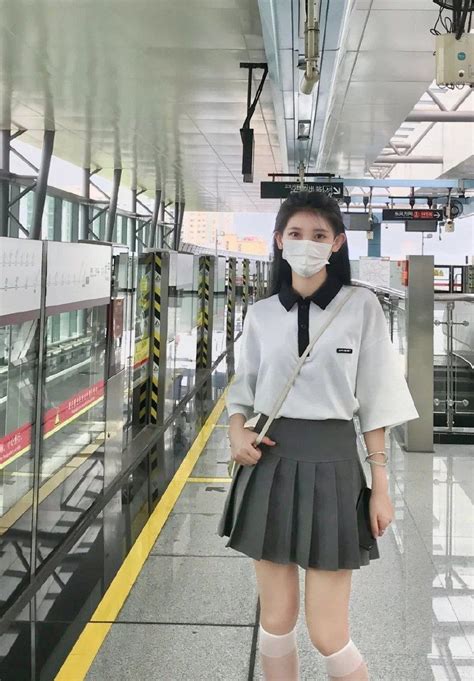 【校花级小妹妹 ️花季美少女】爆操刚放暑假的小可爱，制服，教室一个都不能少，冰清美人反差学妹满身青春气息 國產原創區 草榴社區