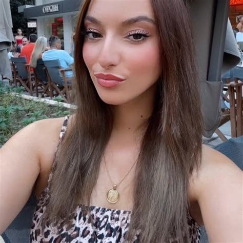 𝒦𝑜𝓃𝓈𝓉𝒶𝓃𝓉𝒾𝓃𝒶 Konstantinasa • Threads Say More