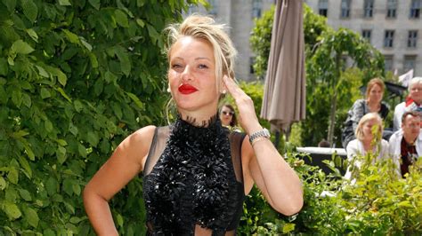 Evelyn Burdecki Warum Sie Für Mama Die Insta Polizei Spielen Muss