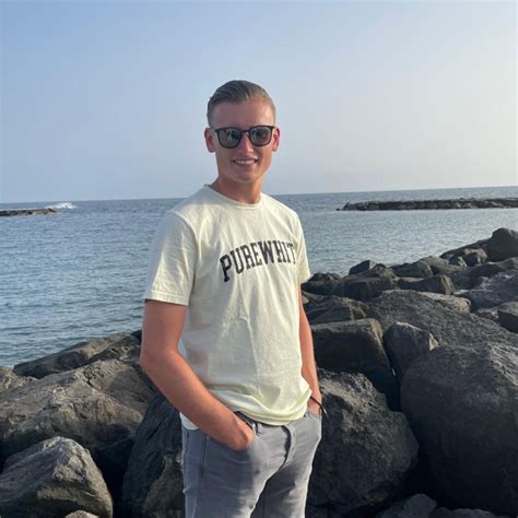 Thijs Van Leeuwen Vrachtwagenchauffeur Excluton Linkedin