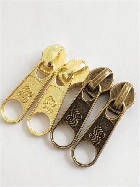 Zipper Slider