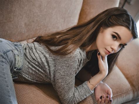 1600x1200 Cute Model 1600x1200 Resolution Hd 4k Wallpapers Images