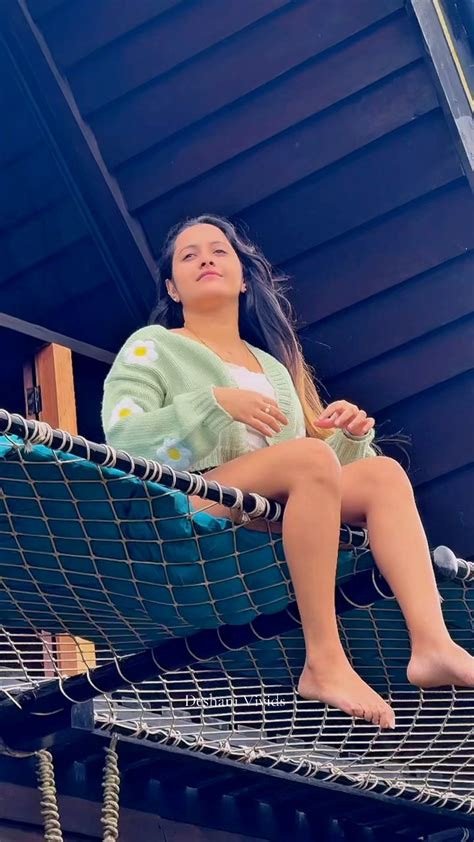 🙊😁 Nishadani Deshani Facebook