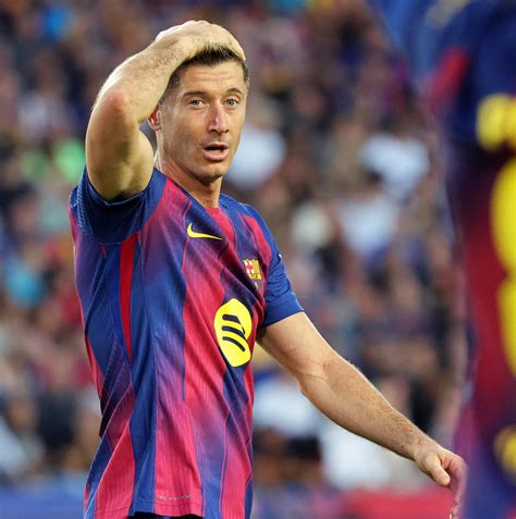 Alejandro Balde Back In Training As Barcelona Pencil In Return Date Barca Blaugranes