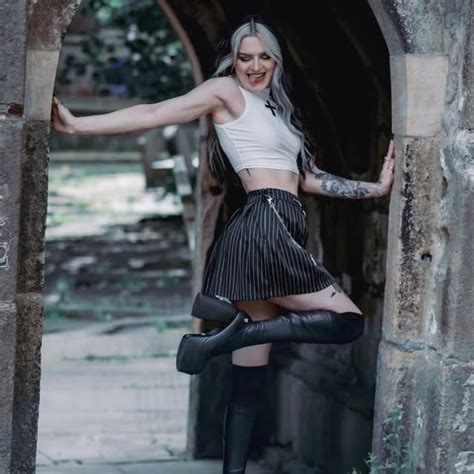 E F F Y 👽 Effy Fitz • Threads Say More