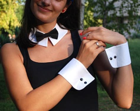 Looking For An Older Video With The Girl Wearing Detached Cuffs Like In The Image 1118550