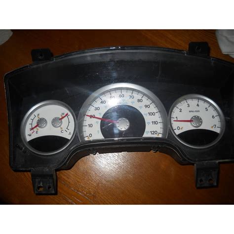 Dodge Durango Dakota Speedometer Cluster 2005 2007 04834685aa