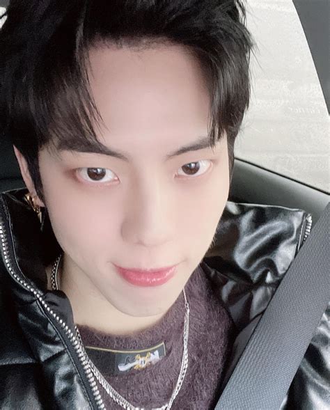 Dongwoo Selca