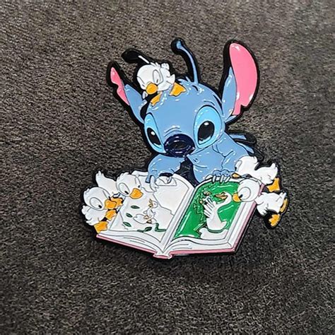 Accesorio Pin Serie Pelicula Lilo And Stitch Stitch Y Patitos
