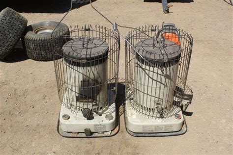 2 Comfort Glow Kerosene Space Heaters Lee Real Estate And Auction Service