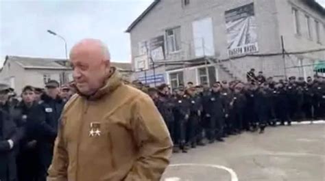 Vladimir Putins Mercenaries Launch Recruitment Drive Of Murderers And Sex Offenders World