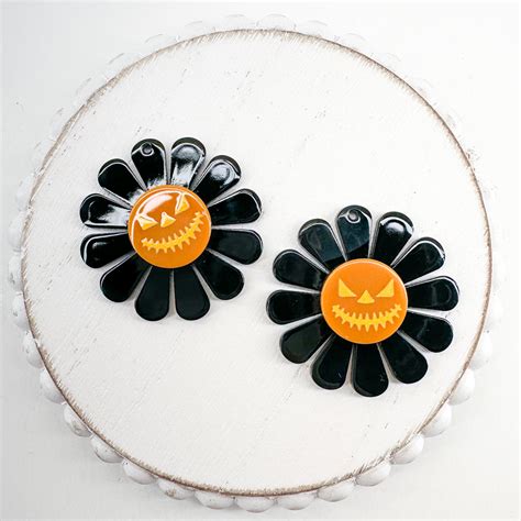 Ap Acrylic Pendant Spooky Daisy Campbells And Chaos