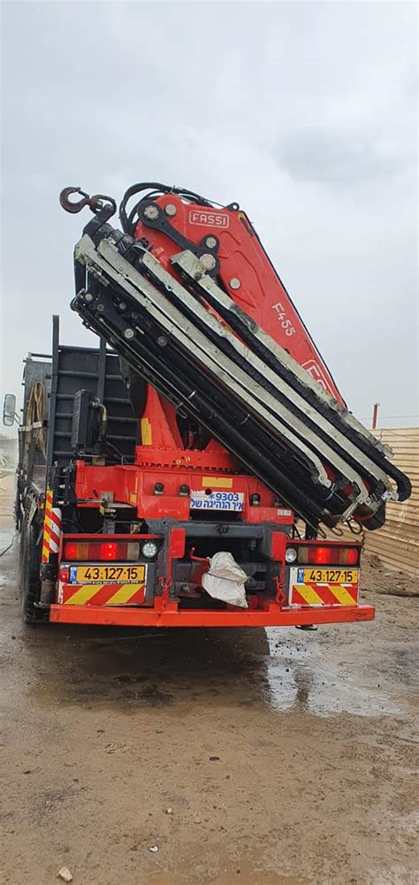 מנוף למכירה Fassi F455 המנוף עובד הידראוליקה טייבה בעמ Facebook