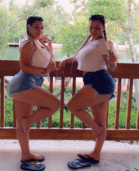 2busty2hide² R2busty2hide