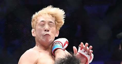 안면에 펀치 허용하는 홍영기 [mk포토]