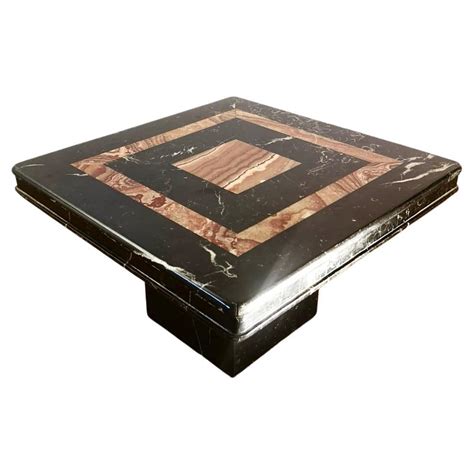Table Basse Avec Plateau En Marbre Saint Laurent For Sale At 1stdibs
