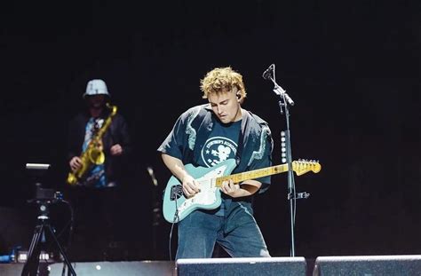 290 Sam Fender 🫶🫶💍 ️😚🤭 Ideas Fender Sam Guitar Boy