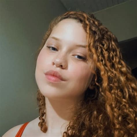 Ana Lúcia Annaluciahr • Threads Say More