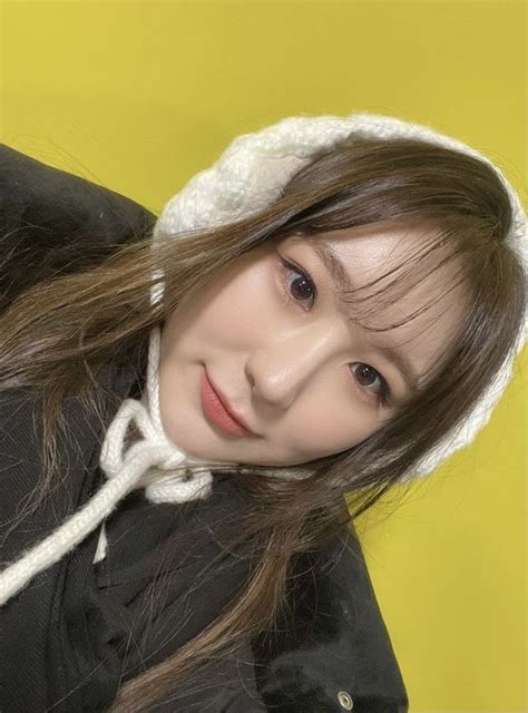 Pin By Ky On Izone Chaeyeon Forever Girl Kpop Girls