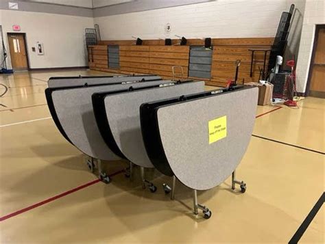 School Cafeteria Tables Online Government Auctions Of Government