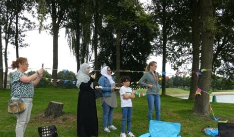 Kletsandkoek Viert Vijfjarig Jubileum Met Interculturele Picknick De