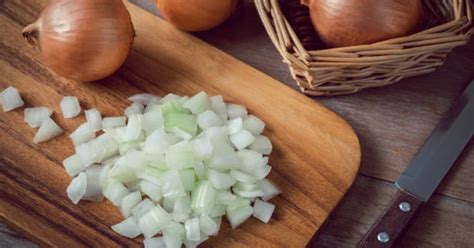 Este Truco Es El Más Eficaz Para No Llorar Al Picar Cebolla Según La