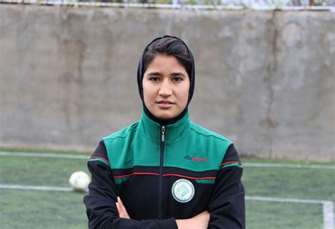 فاطمه مخدومی به اردوی تیم ملی فوتبال بانوان کشور دعوت شد Kurdpress