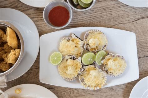 5 En La Categoría Conchitas En Salsa De Fotos E Imágenes De Stock