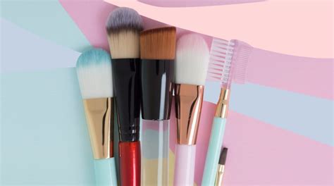 Makeup Analysis We Review And Analyze Makeup Brushes And Accessories
