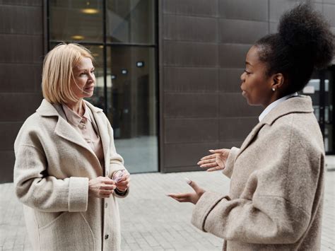 Як ввічливо завершити нецікаву розмову поради які допоможуть кожному