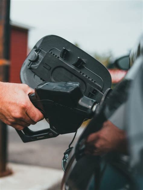 Cuánto cuesta llenar el tanque en marzo Infobae Stories