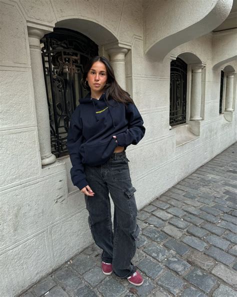 How To Style Black Jeans 9 Chic Ways Drexplains