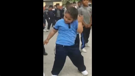 Girl Dances To Pushpas Saami Saami Adorable Video Makes People Happy Trending