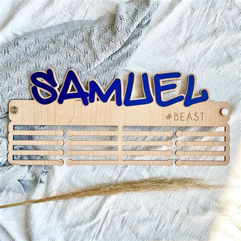 Medal Display Graffiti Kikki And Franki