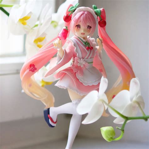 Hatsune Miku Sakura Miku Figure Japanese Cafe Version Elbenwald