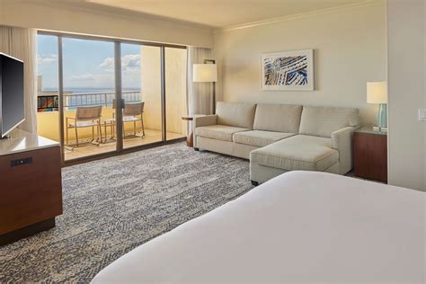 Hilton Hawaiian Village Waikiki Beach Resort Classic Vacations