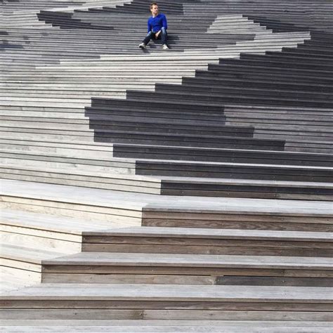 How Karen Vikke Takes Great Urban Iphone Photos