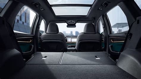 بررسی جیلی مونجارو در ایران Geely Monjaro Bamair