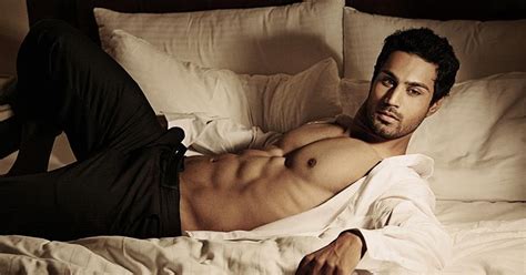 Man Central Karan Oberoi Shirtless