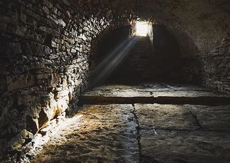 Beleco 7x5ft Fabric Old Dungeon Cellar Backdrop