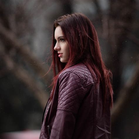 2048x2048 Redhead Girl In Leather Jacket Outdoors Ipad Air Hd 4k