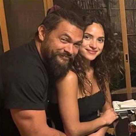 Jason Momoa Y Adria Arjona Confirman Romance El Timeline De Su