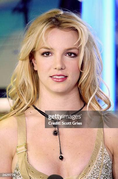 Britney Spears Live On Mtv Photos And Premium High Res Pictures Getty