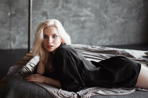 Katerina Mironova R Altblonde