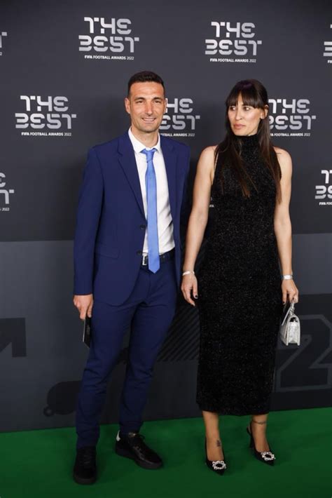 Qué Tienen En Común Las Mujeres De Messi Scaloni Y Martínez Tn