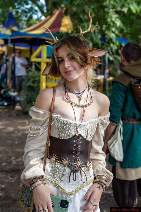 Pin By Victoria On Costumes Renaissance Festival Outfit Renaissance